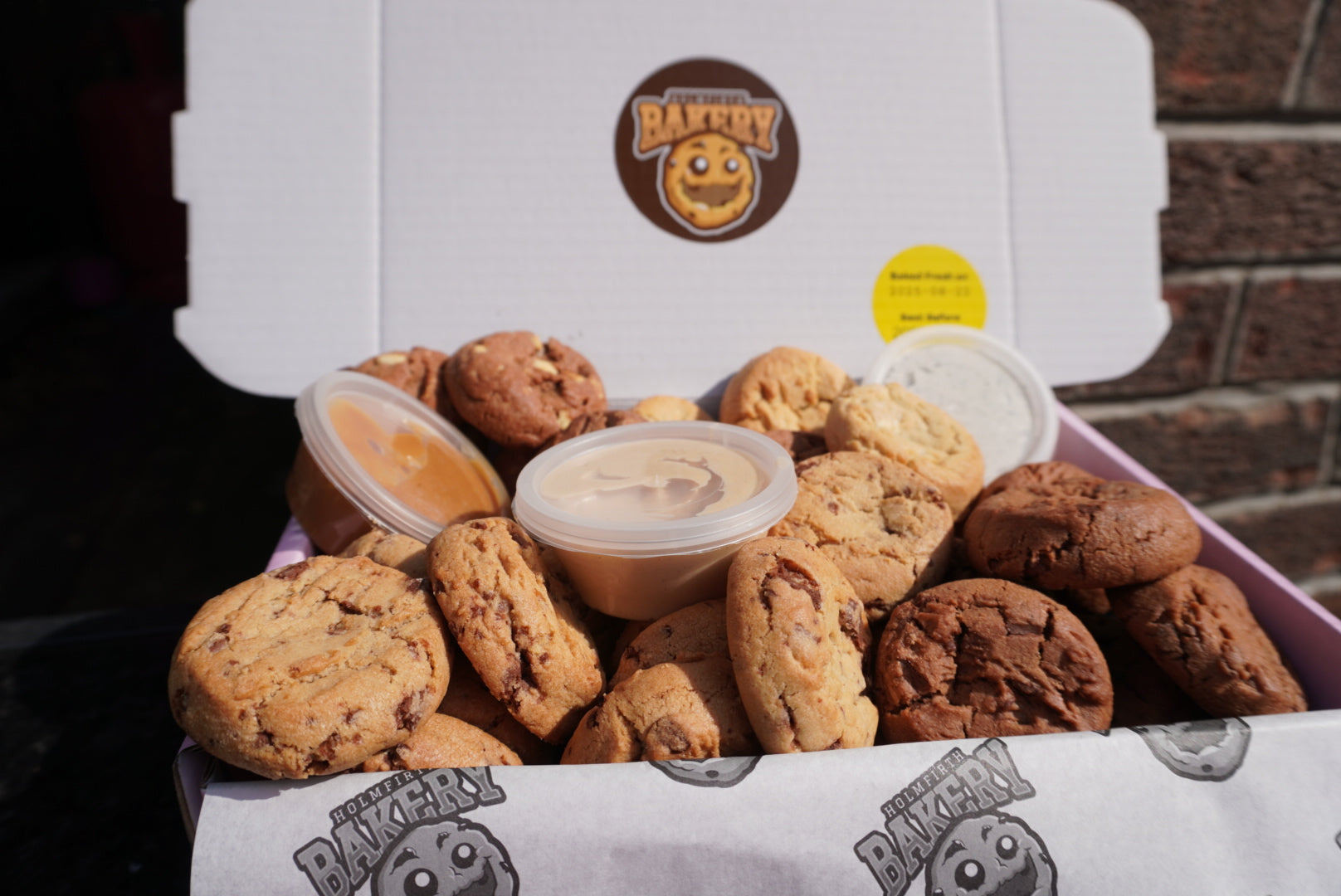 Megabox – 50 Cookie Dipping Dunking Box with 4 Dips – Holmfirth Bakery